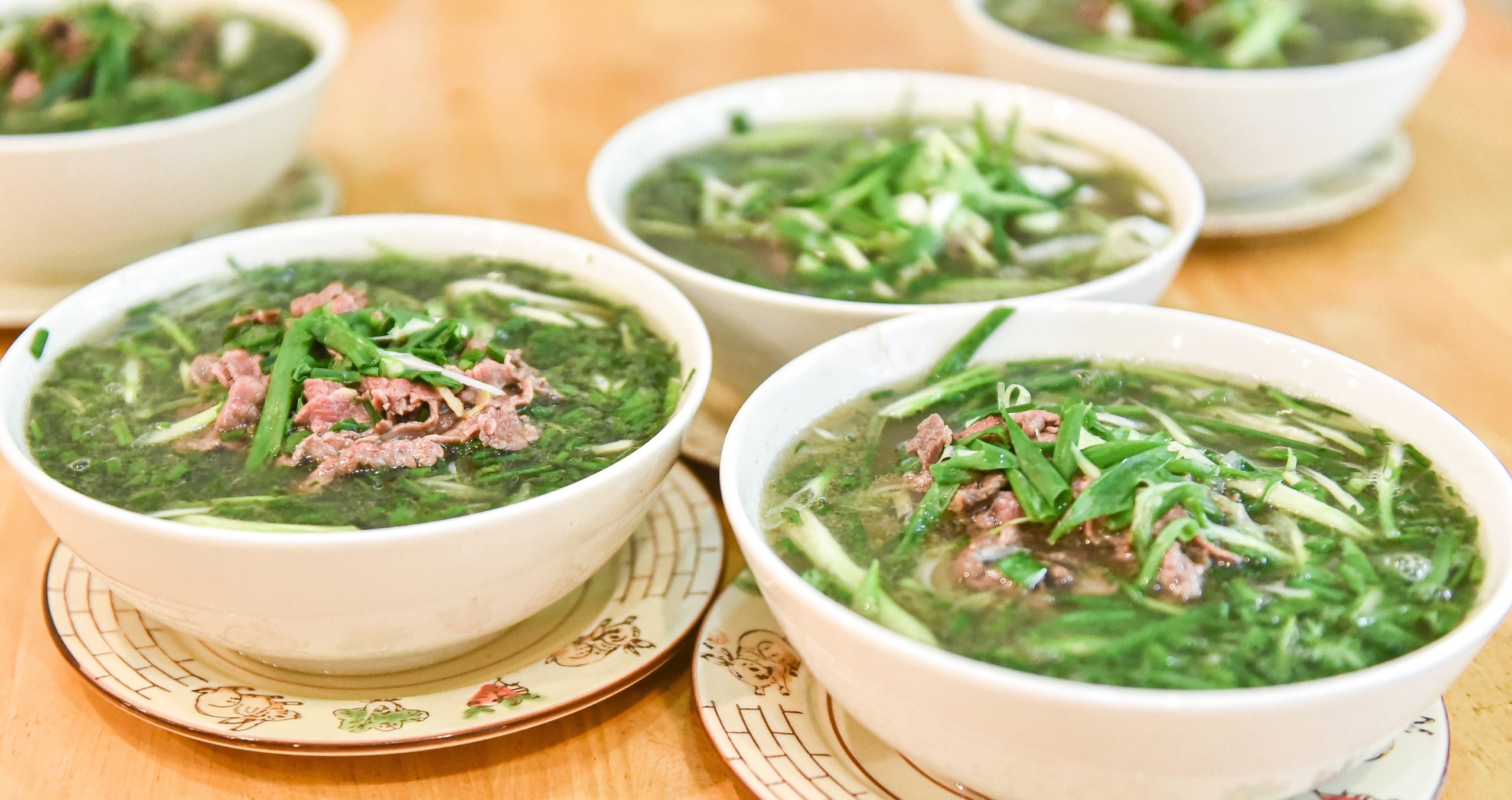 Báo Hàn gợi ý 4 quán phở ngon ở Hà Nội: Nơi phải xếp hàng, nơi không có ...
